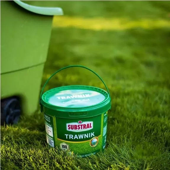 Nawóz do trawnika 100 dni Substral 5kg | ABUD - materiały budowlane